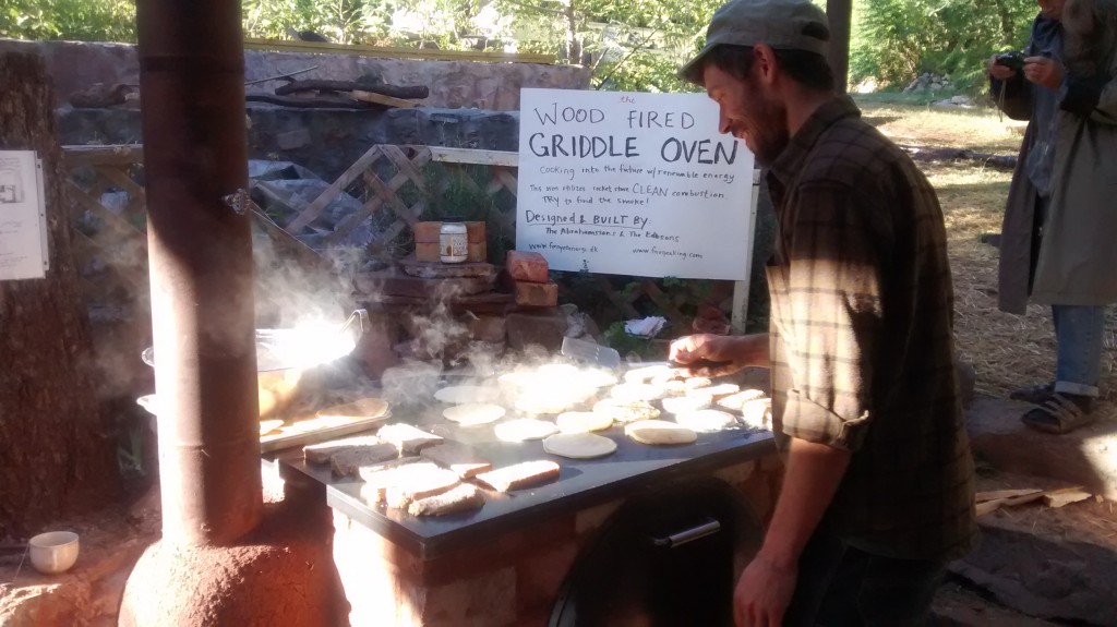 Rocket-Fired Griddle Oven - Firespeaking